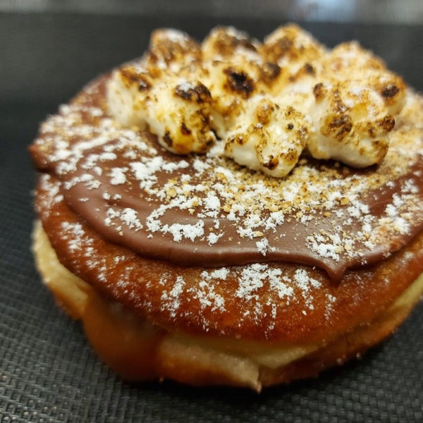 BEIGNE SIGNATURE: SMORES FARCI DULCE DE LECHE – Dora Boulangerie Artisanale